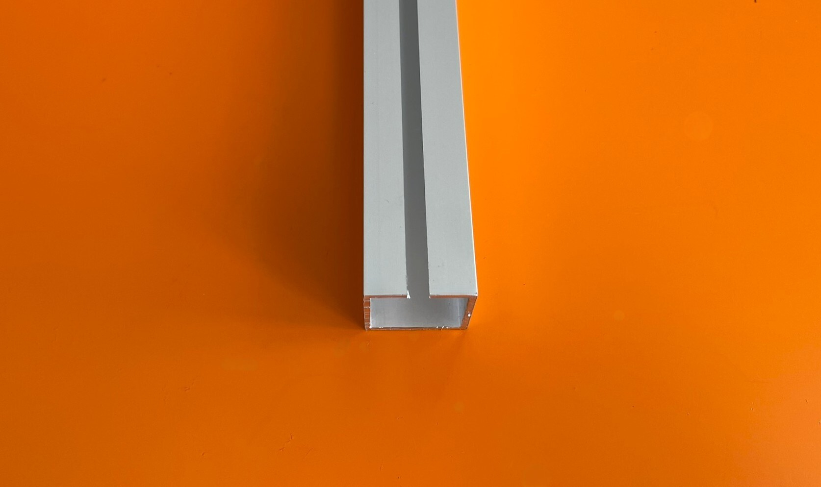 Hliníkový profil HJ30 elox. s drážkou - ALUHOBBY